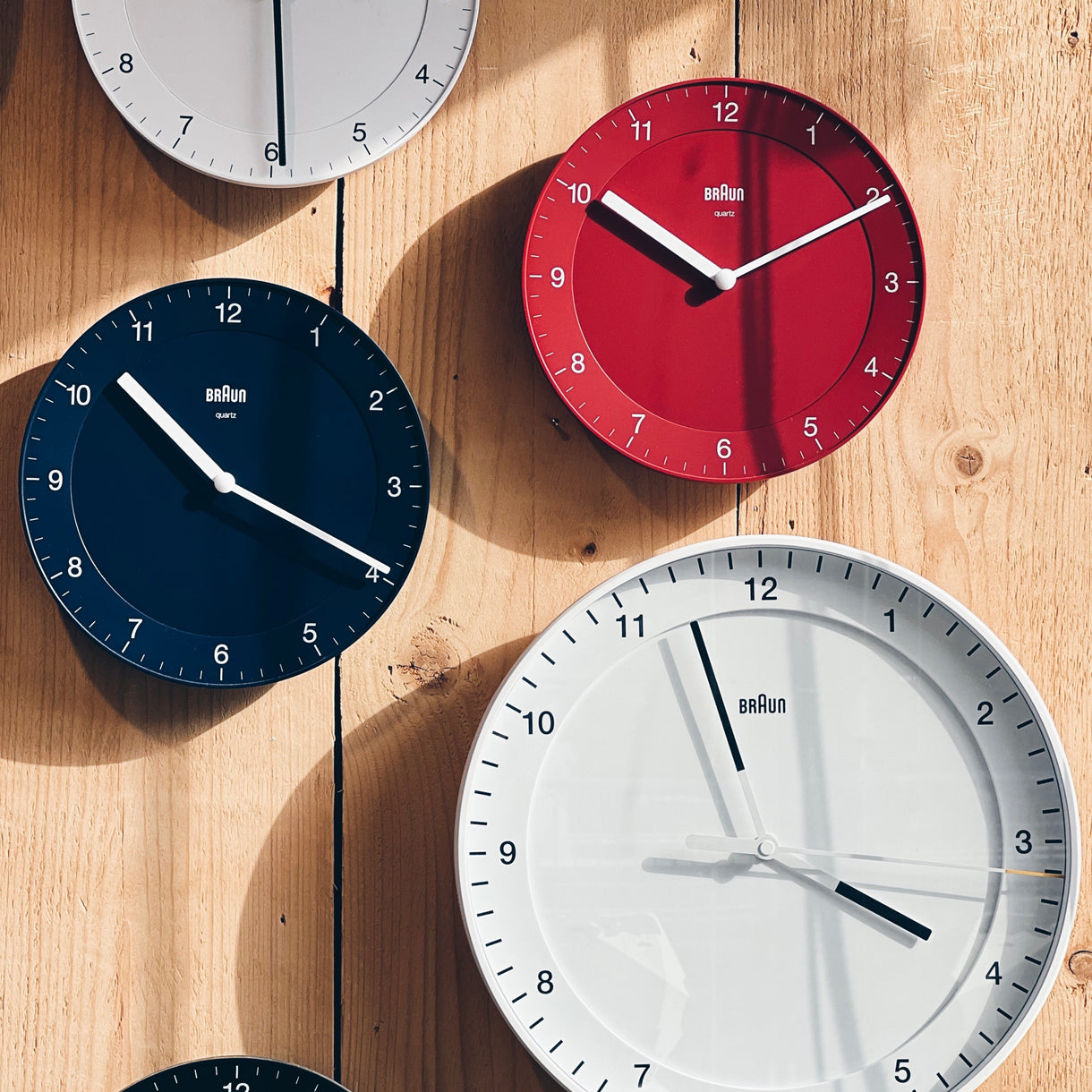 Braun Clocks - BC17 Classic Large Analogue Wall Clock - Grey – Heima